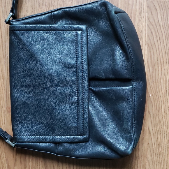 Wilsons Leather | Bags | Wilsons Leather Black Leather Shoulder Bag ...